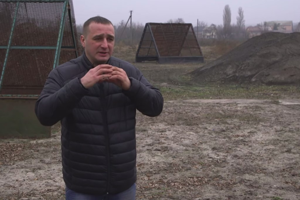 Afacere cu râme: Un fermier din Ucraina produce biohumus, îl exportă cu ...